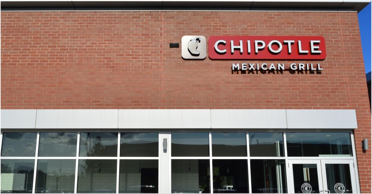 Threads post linking Bill Ackman to Chipotle sparks firestorm: Did Chipotle donate to ICE?
