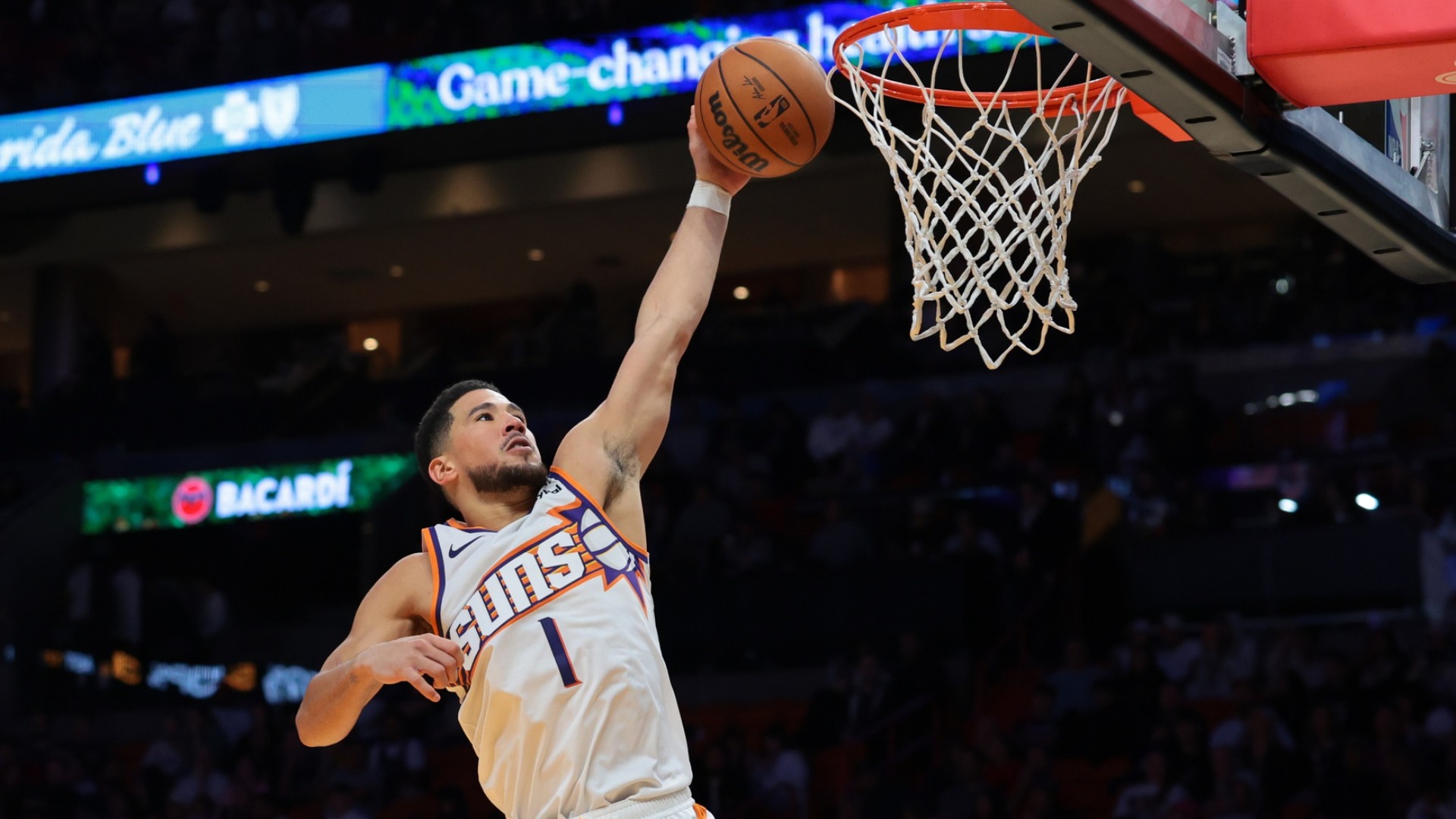 Phoenix Suns shine with new strategy & team dynamics