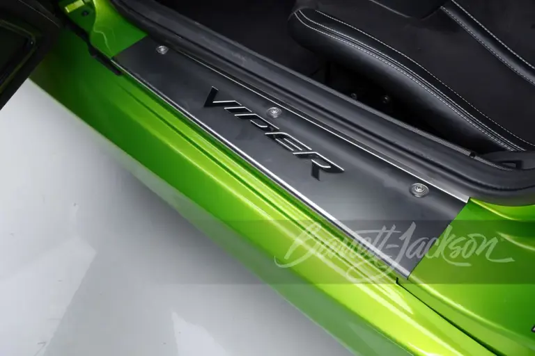 Final-year Dodge Viper ACR Snakeskin Green Edition heads to auction ...