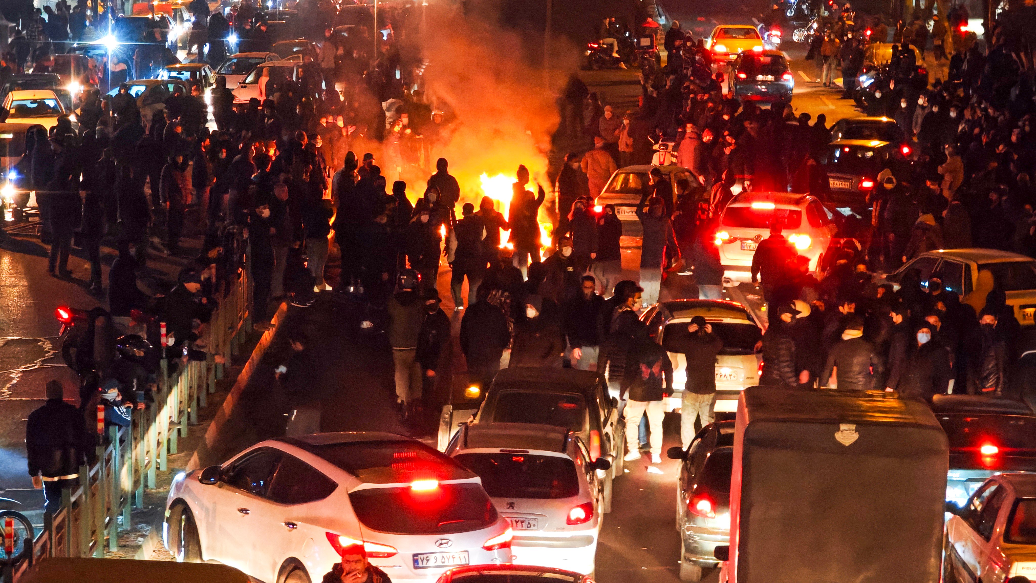 Atak na Iran w ciągu najbliższych 24 godzin. Teheran ostrzega USA