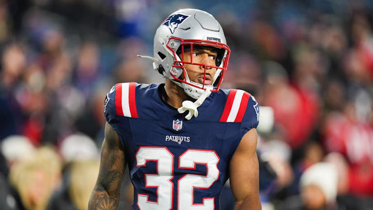 Kenneth Walker & D’Andre Swift lead divisional round running back DFS ...