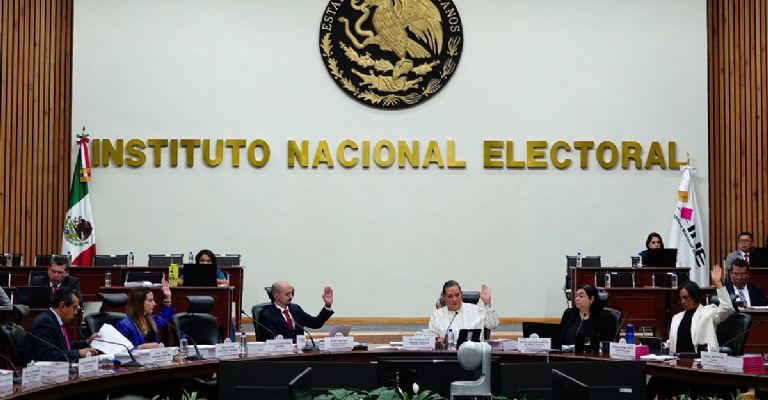 Ricardo Monreal llama al INE a presentar sus propuestas de reforma ...