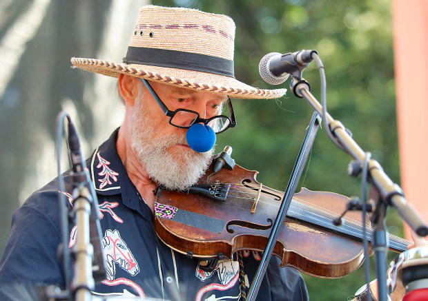 Kick out the jams: Painted Mandolin, Broken Compass play joint show at Rio