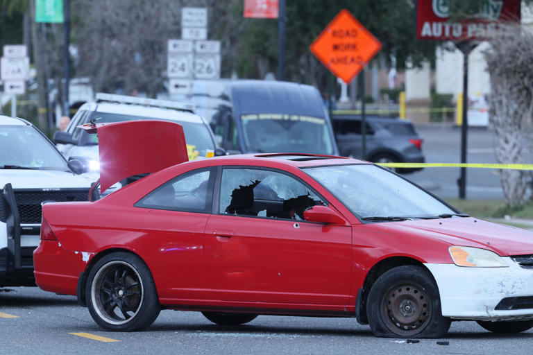 Suspect dead, two GPD officers injured following east Gainesville shooting
