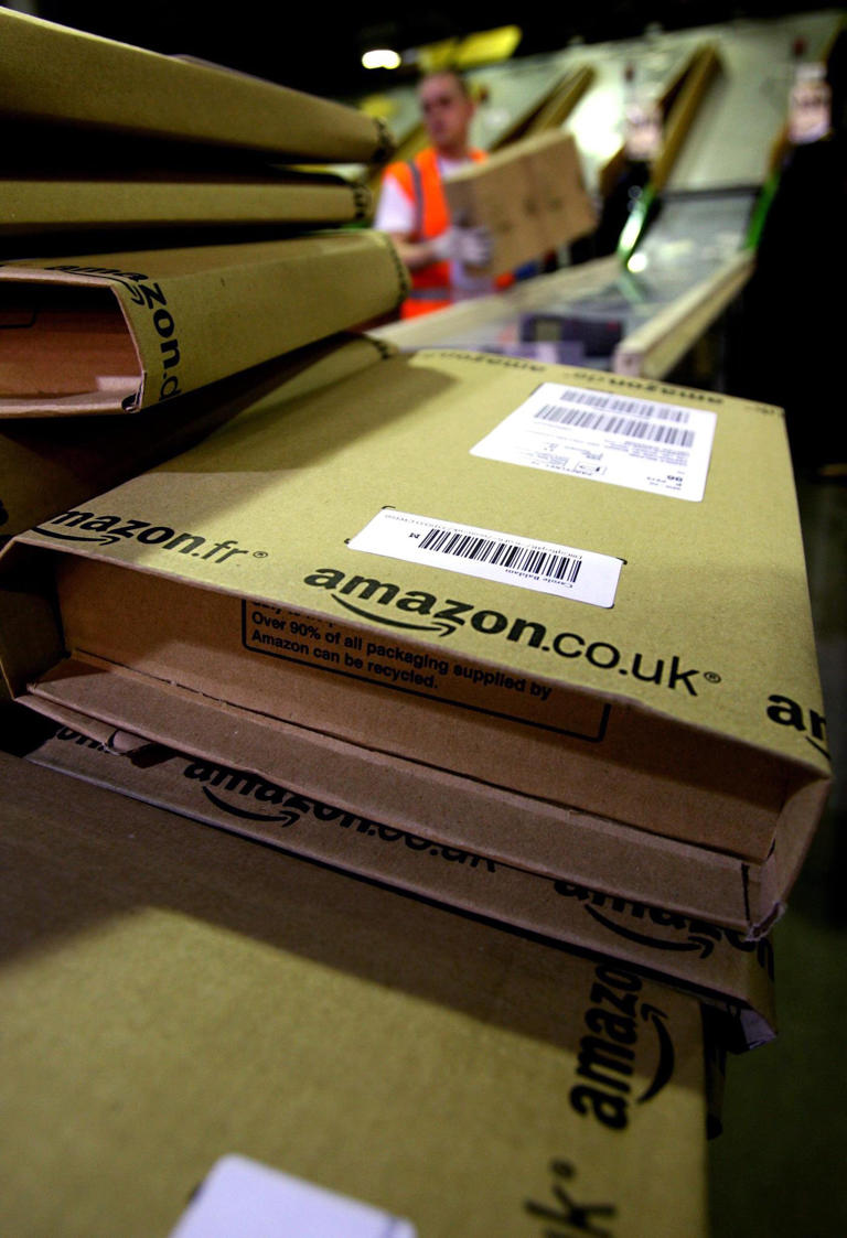Amazon announces plan to close its first centre in UK
