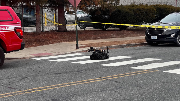 Bomb squad responds to Providence post office