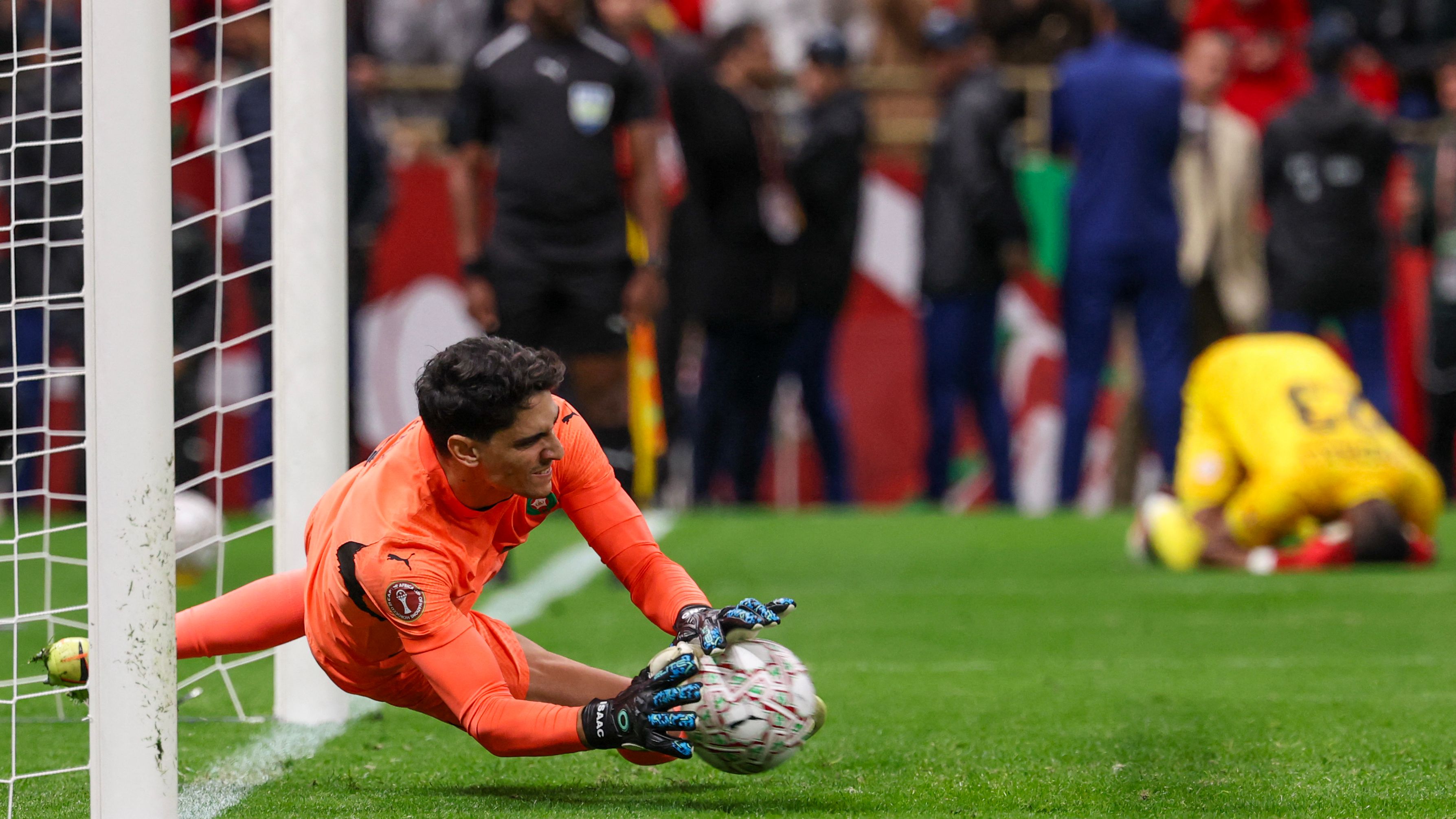 Marokko na bloedstollende strafschoppenserie naar finale Afrika Cup