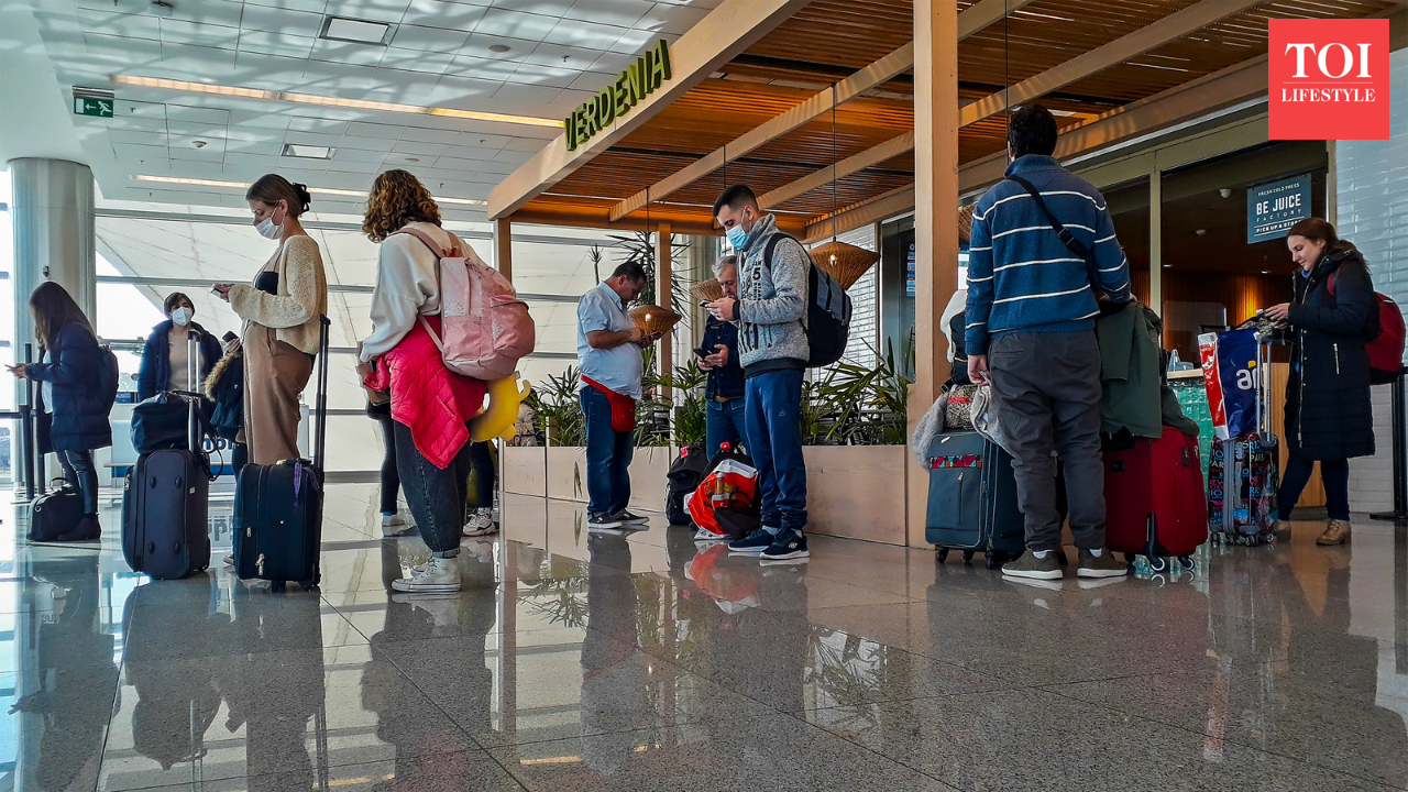 What is ‘aisle lice’? The travel habit annoying flyers everywhere — and ...