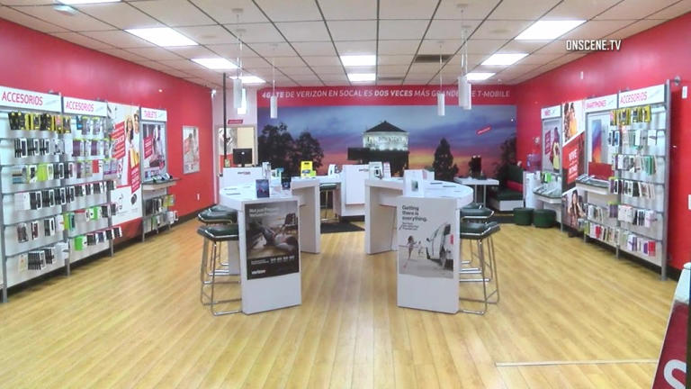 Verizon outage affects tens of thousands of cell phones