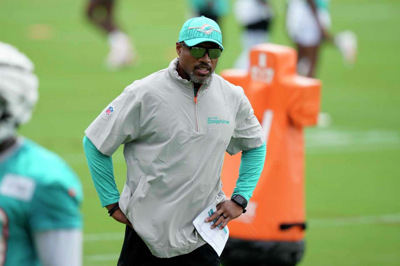 Saratoga High grad Anthony Weaver in running to replace Mike Tomlin as ...