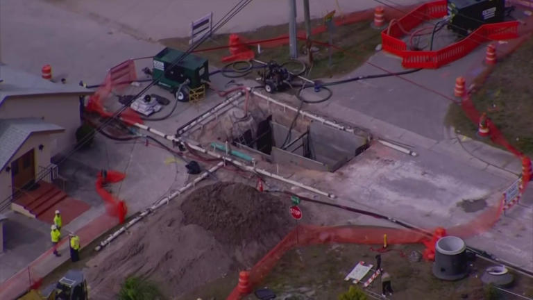 Injured construction worker pulled from trench that collapsed in Safety ...