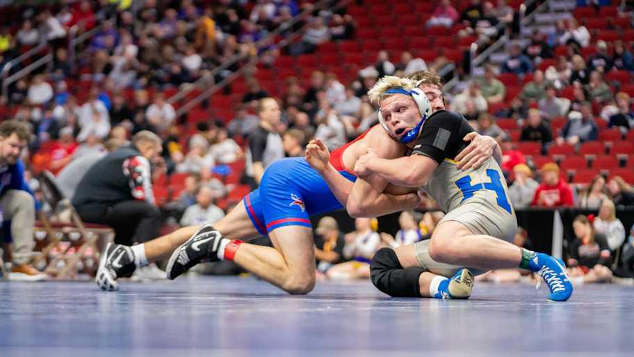 Iowa high school wrestling dual team rankings updated