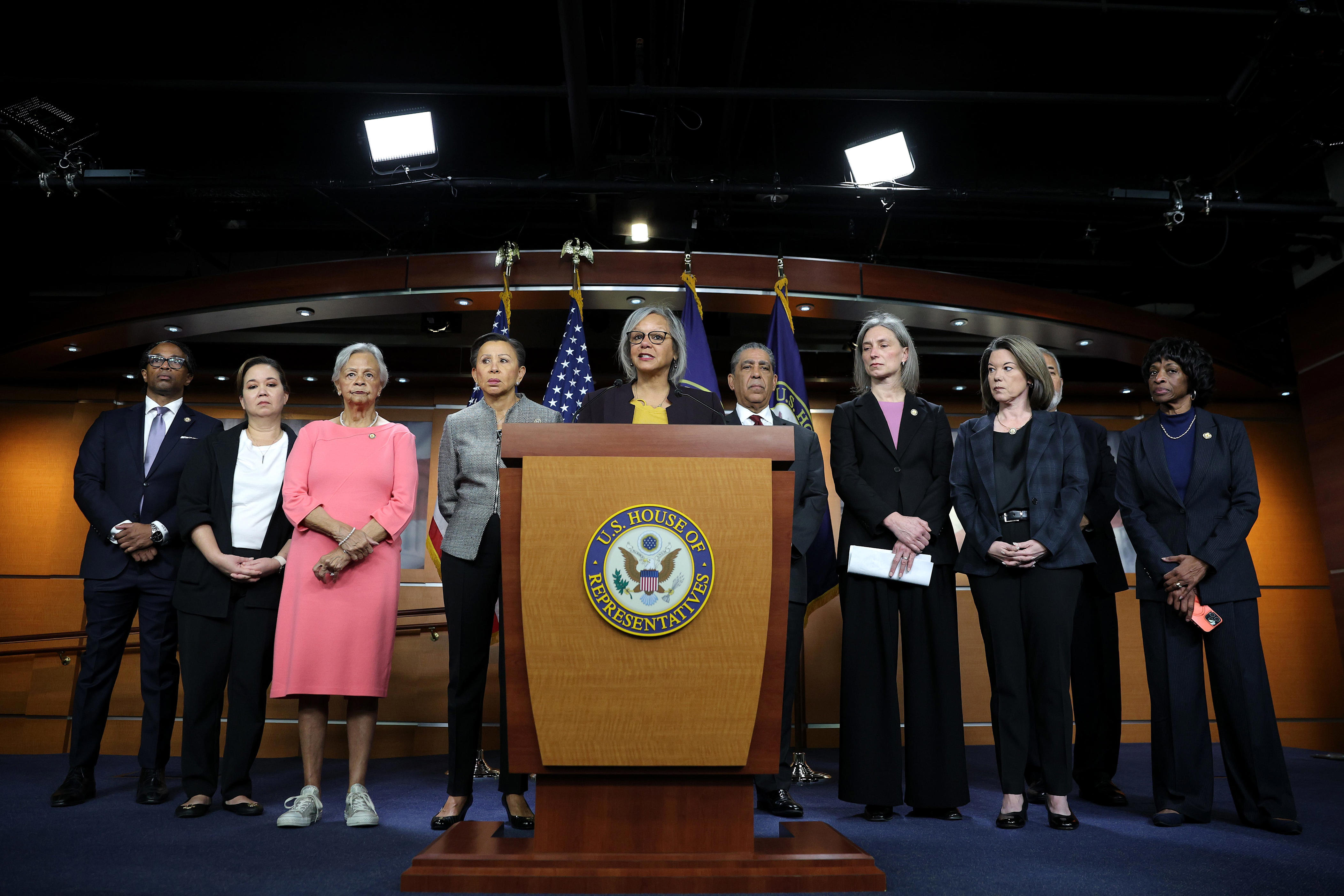 IL congresswoman Robin Kelly files articles of impeachment against Sec ...