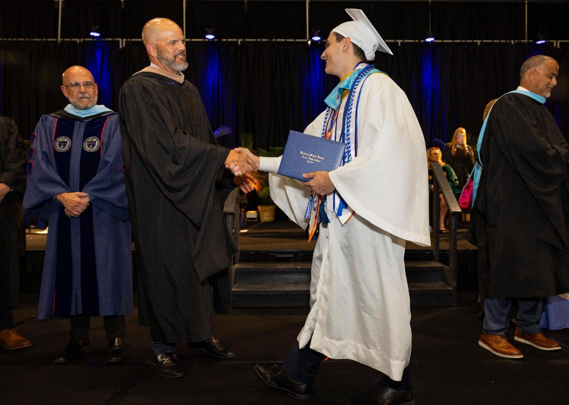 Florida's high school graduation rate higher than it's been in two decades