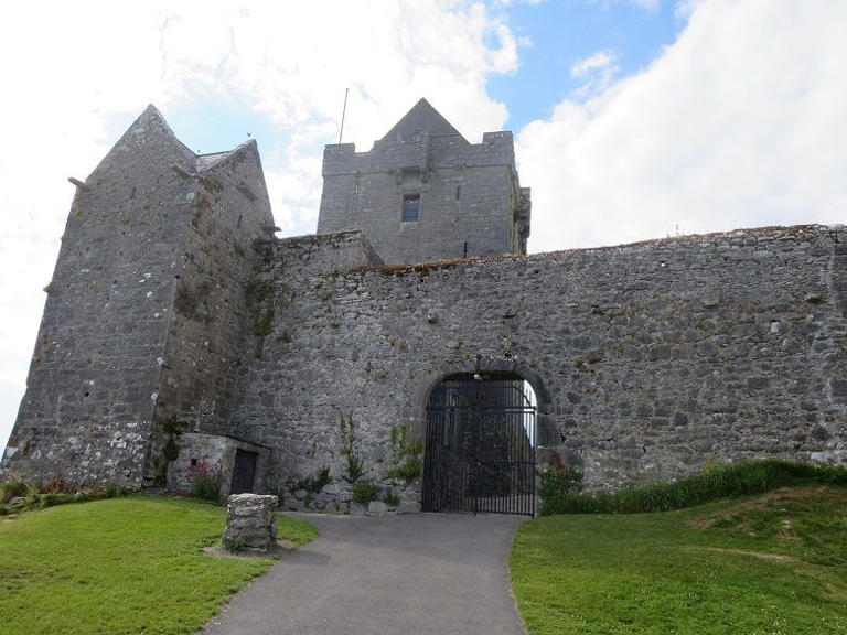 Visiting Dunguaire Castle in Ireland: Everything you need to know