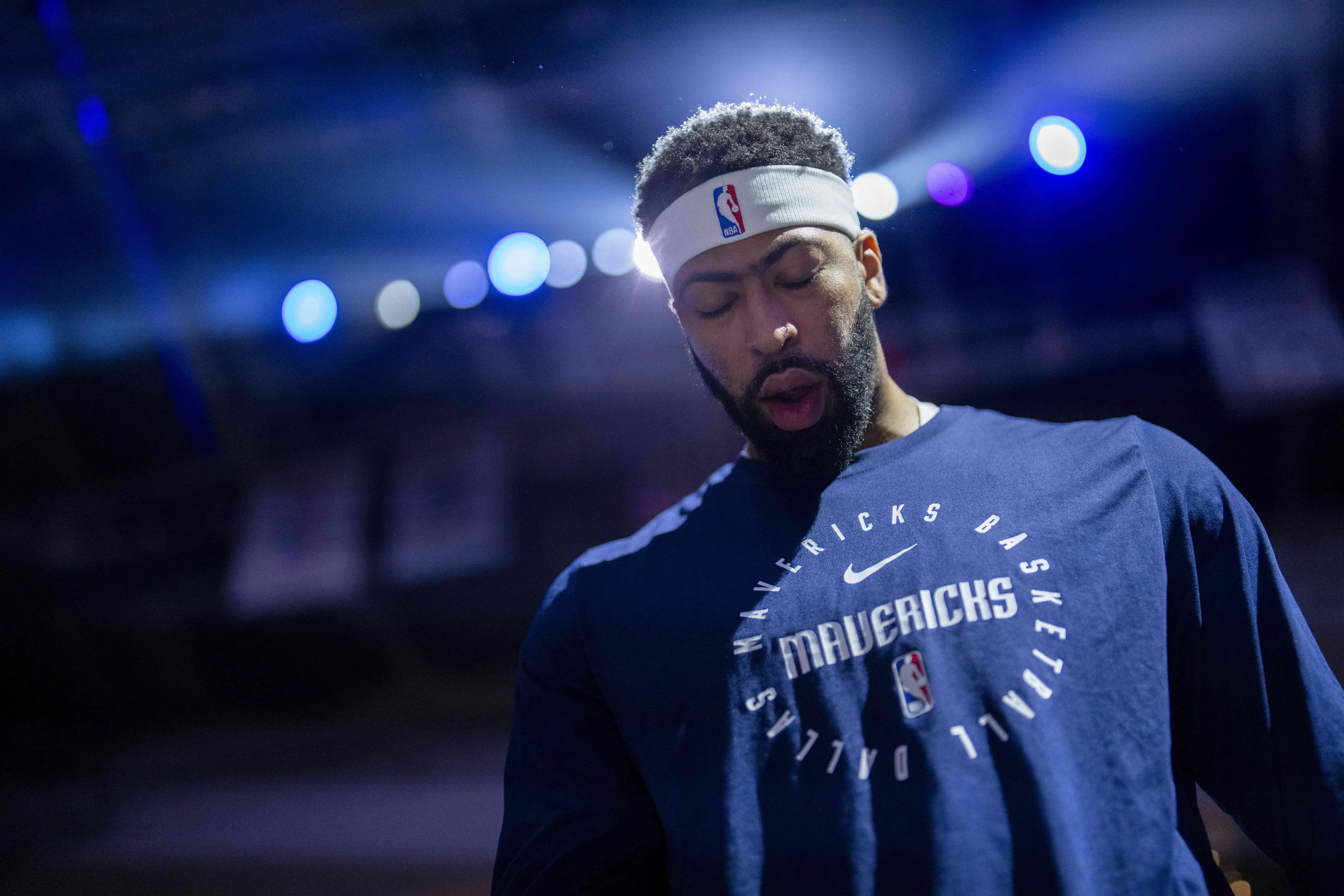 Anthony Davis’ surgery scare subsides, but Mavericks’ trade uncertainty ...