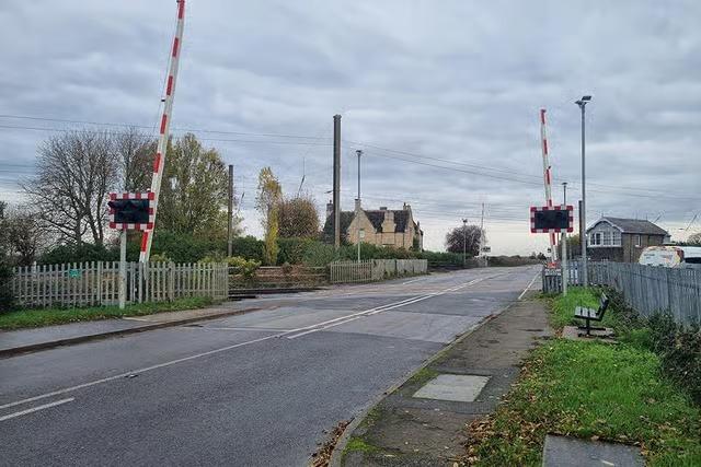 Further investigation to take place into near miss at level crossing ...