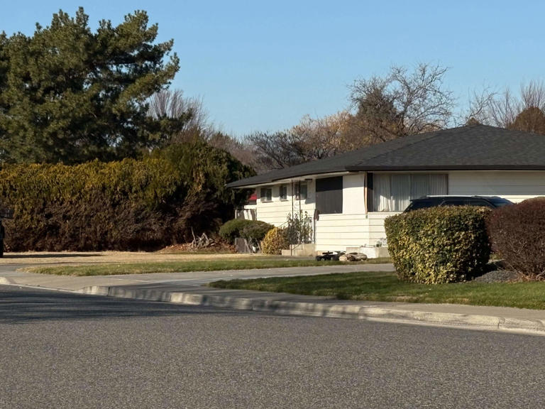 Students locked in all day during SWAT standoff near Richland elementary