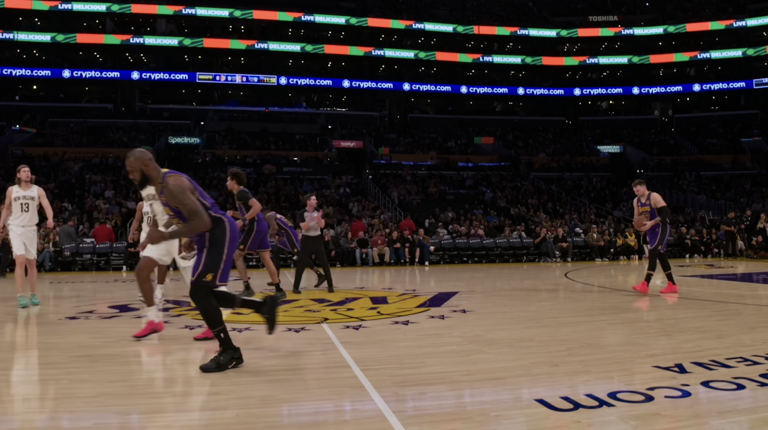 I tried Apple's most ambitious Vision Pro feature yet, and it let me ...