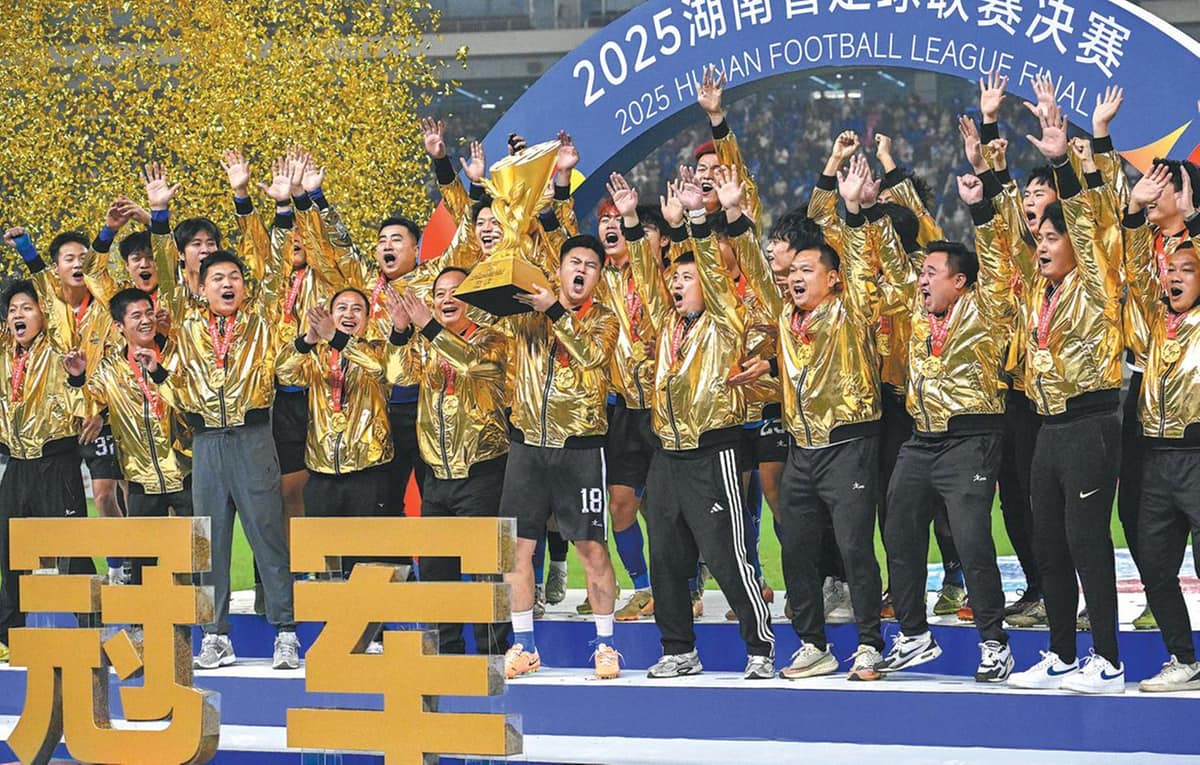 Chinese automobile entrepreneur retracts pledge to give each player a ...