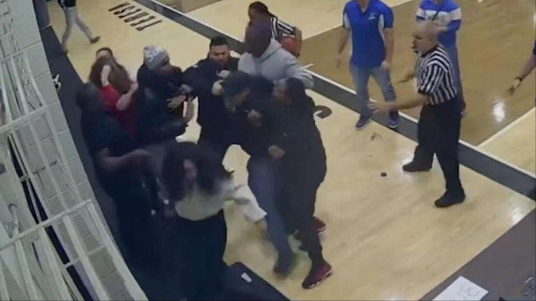 Parents erupt into massive brawl during Catholic youth basketball game ...