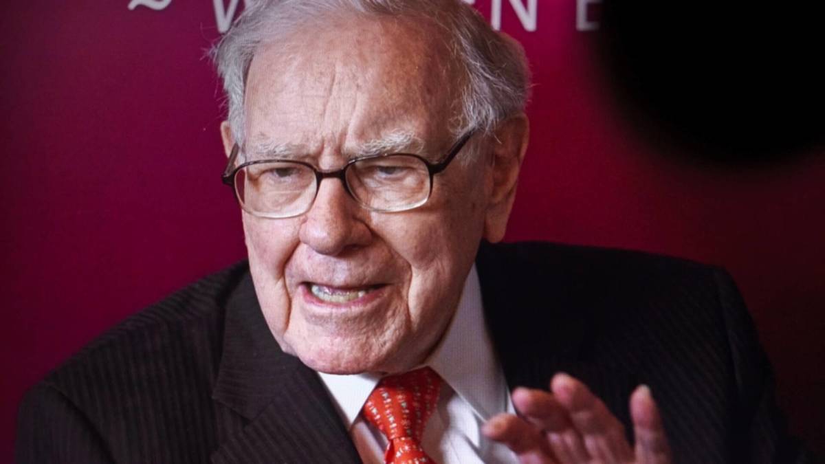 Warren Buffett shares the late-life money lesson you can’t ignore
