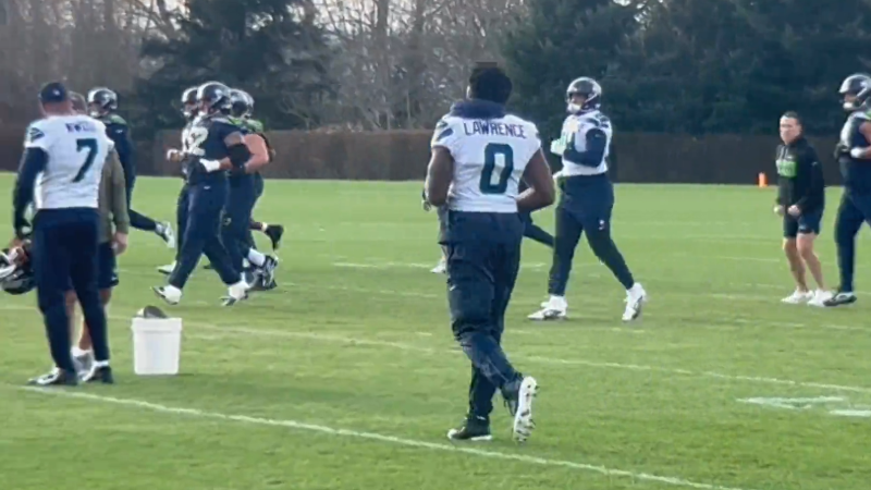 DeMarcus Lawrence jogs out to full-go practice 3 days before Seahawks ...