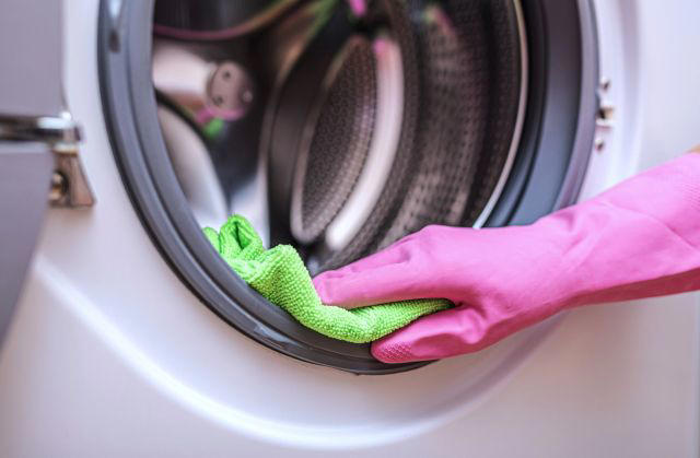 Homeowner cracks open washing machine to discover damaging effects of ...