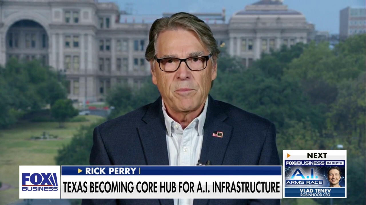 Trump intends to win here, Rick Perry says