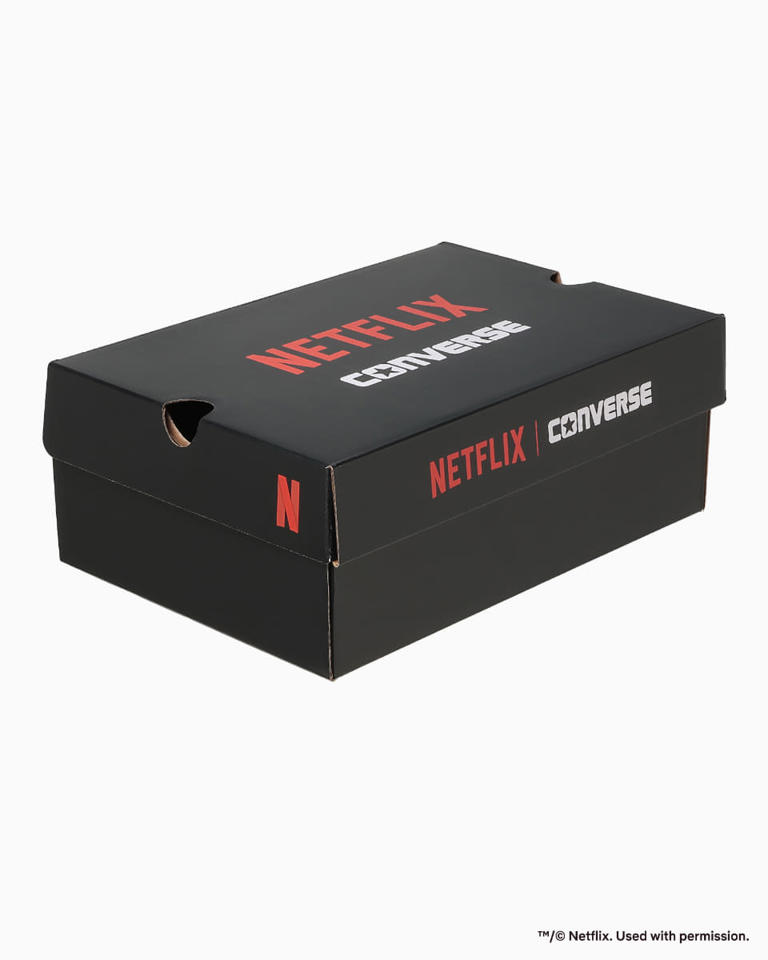 コンバース×Netflix、初コラボスニーカー「ALL STAR AGED HI/NETFLIX」。22000円
