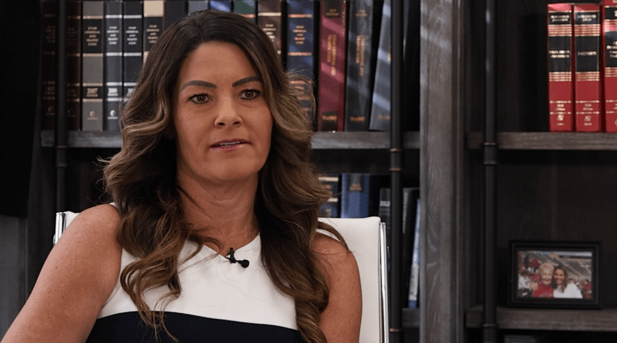 Retired Utah cop and shooting analyst breaks down deadly ICE shooting ...