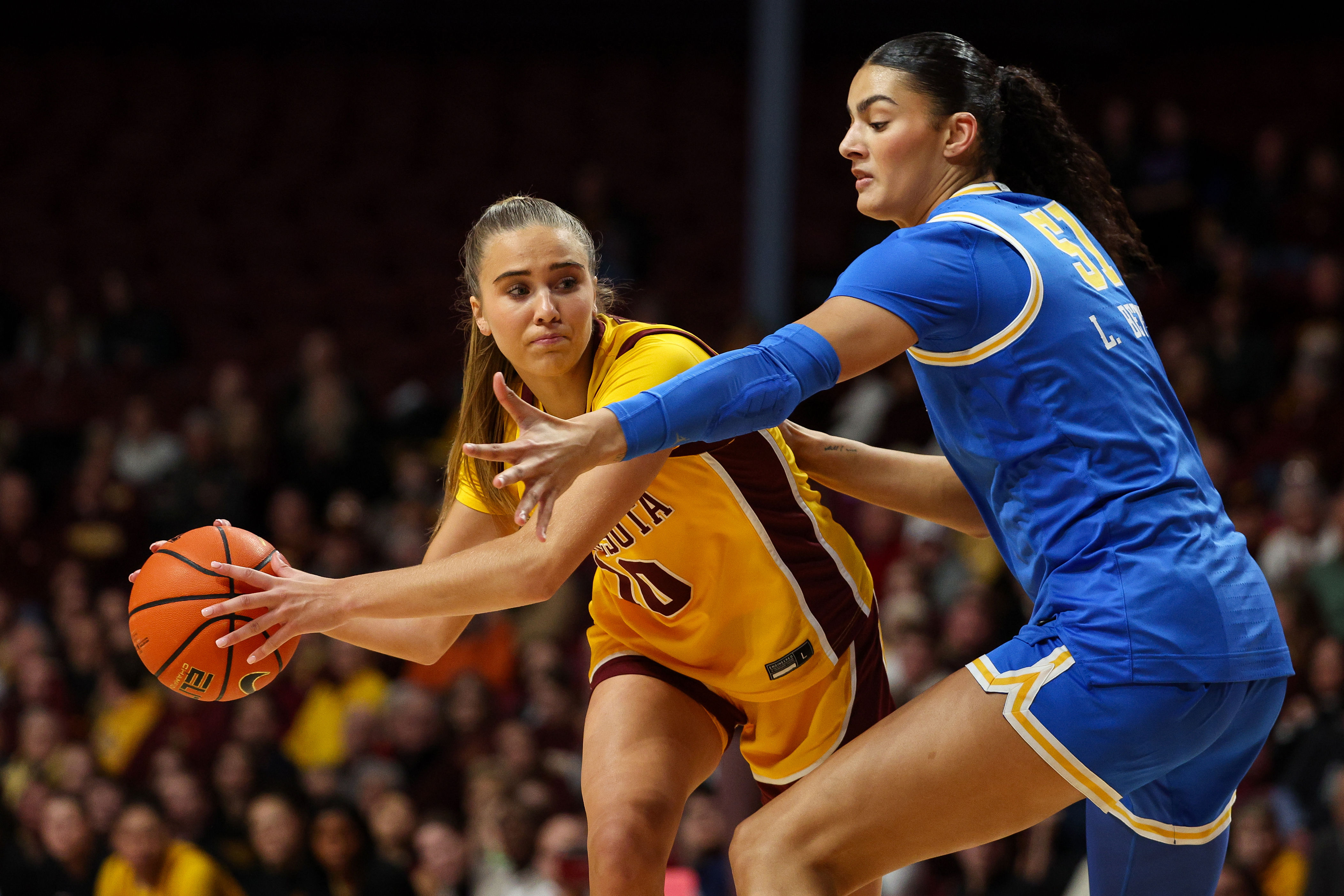 Rice, Betts lead No. 3 UCLA past Minnesota 76-58 to win 10th straight game