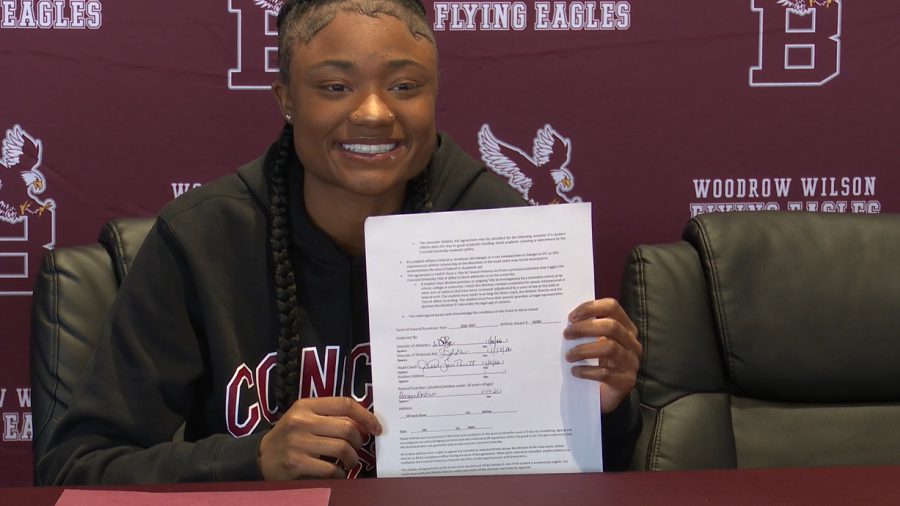 Woodrow Wilson basketball star Donya Burton signs with Concord