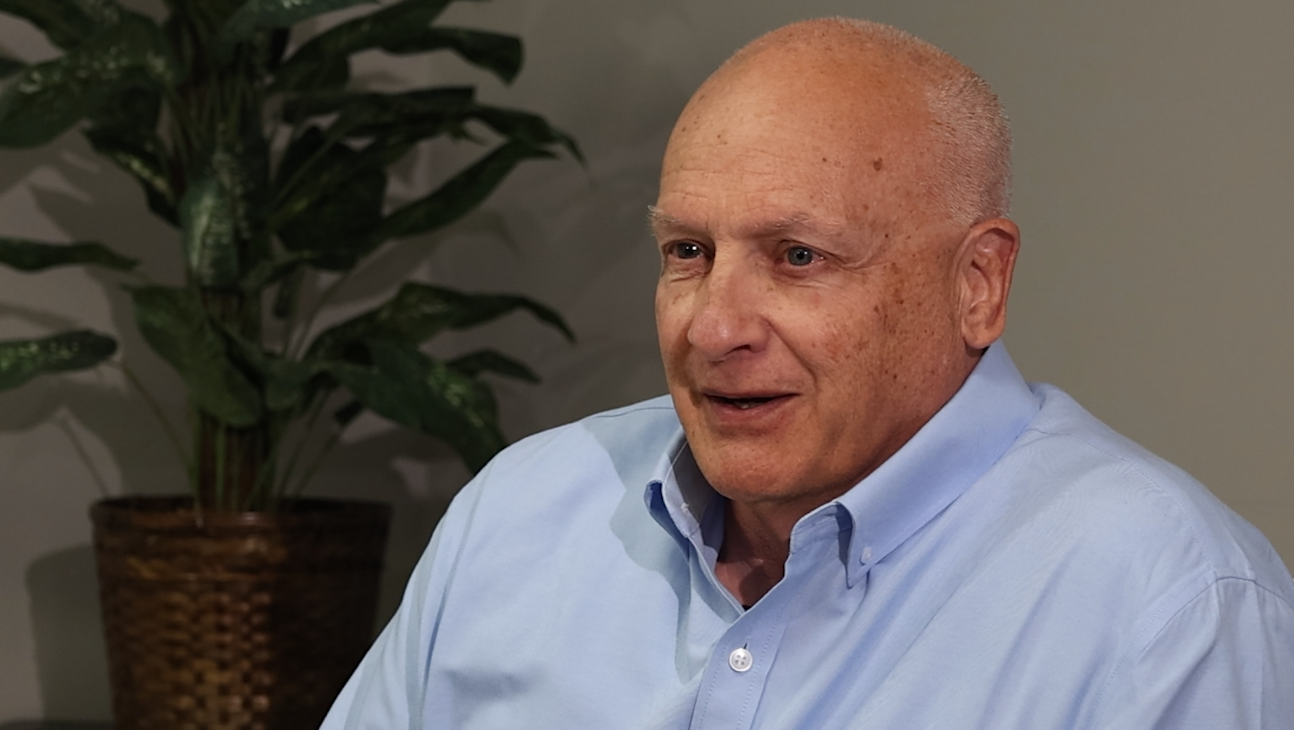 Retired Utah cop and shooting analyst breaks down deadly ICE shooting ...