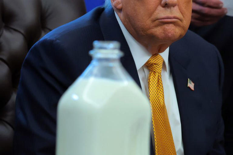 Trump caught dozing off again in Oval Office during milk bill signing