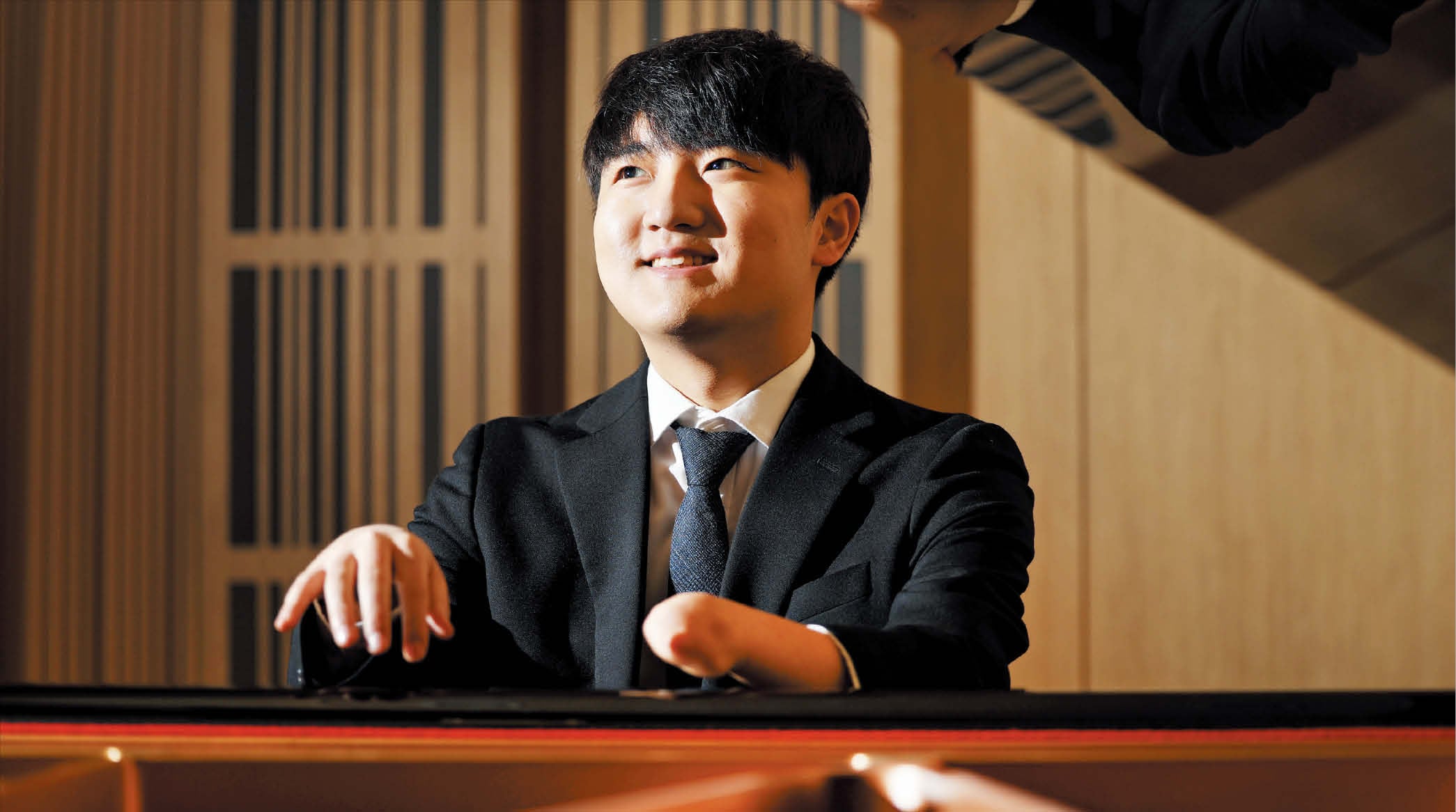 One-handed pianist Kim Sol performs Chopin in solo recital