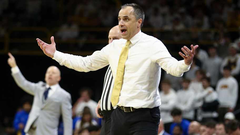 Hawkeye fans are fed up with brutal Big Ten refs at Purdue