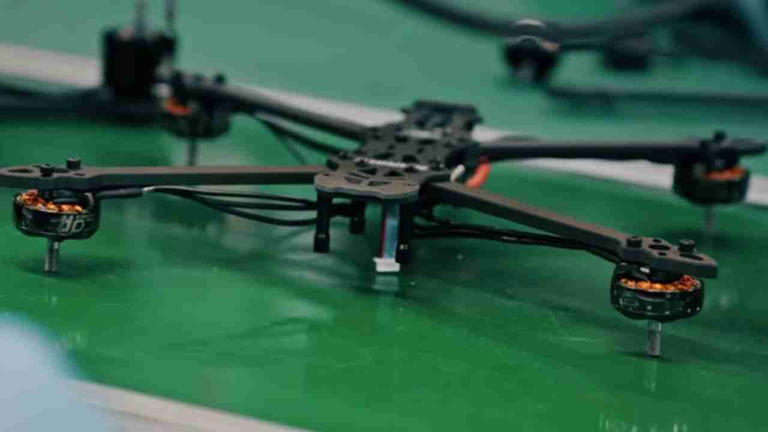 L’Ukraine utilise le drone FPV Shrike pour abattre un Shahed russe en vol