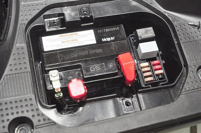 Sudah tahu belum, ini gunanya cover tambahan di aki motor matic