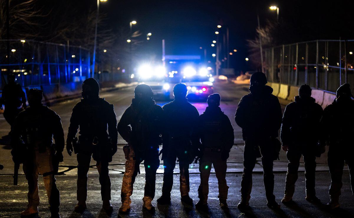 Agente de ICE dispara a migrante venezolano durante una operación en ...