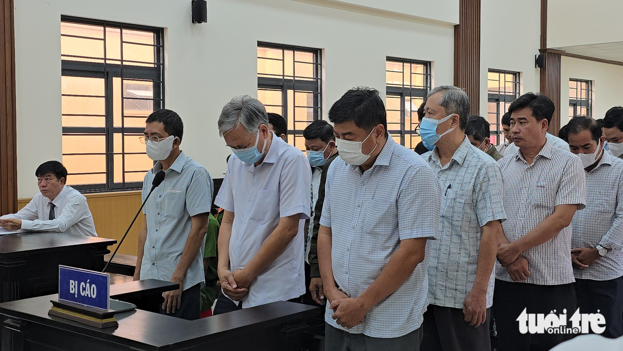 Tạm hoãn xét xử cựu lãnh đạo Long Xuyên vì vắng luật sư