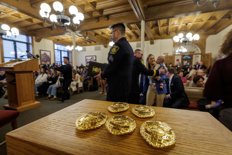 Mark Rusin sworn in as Syracuse’s police chief along with his new ...