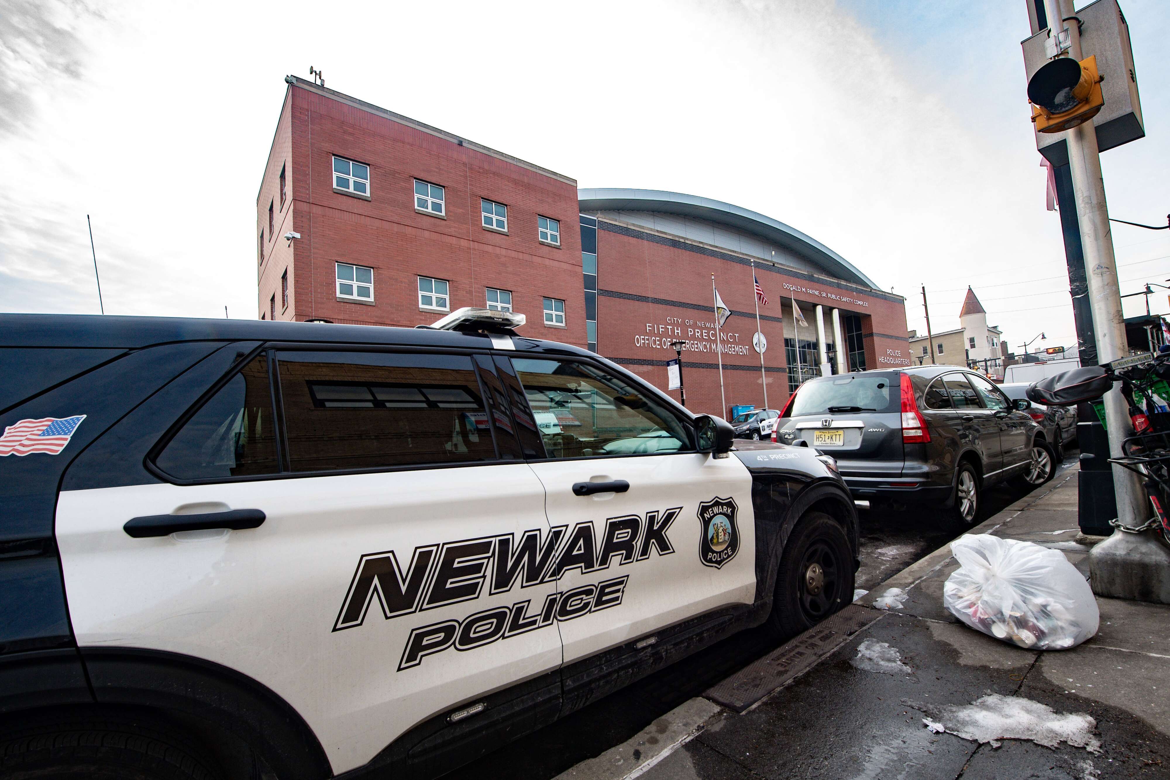 Worker dies loading steel beams onto truck in North Jersey, police say