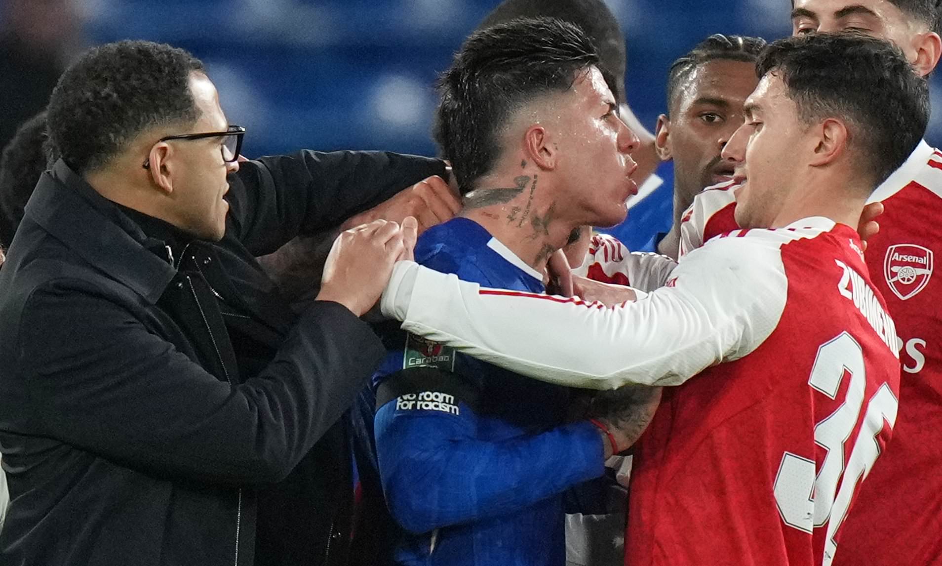 Liam Rosenior forced to hold back Chelsea's Enzo Fernandez in full-time ...