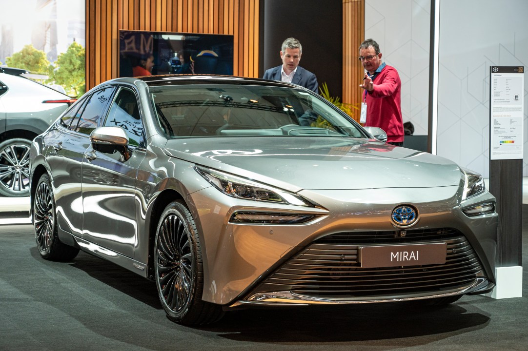 Hydrogen car owners say Toyota told them to stop making payments, then ...