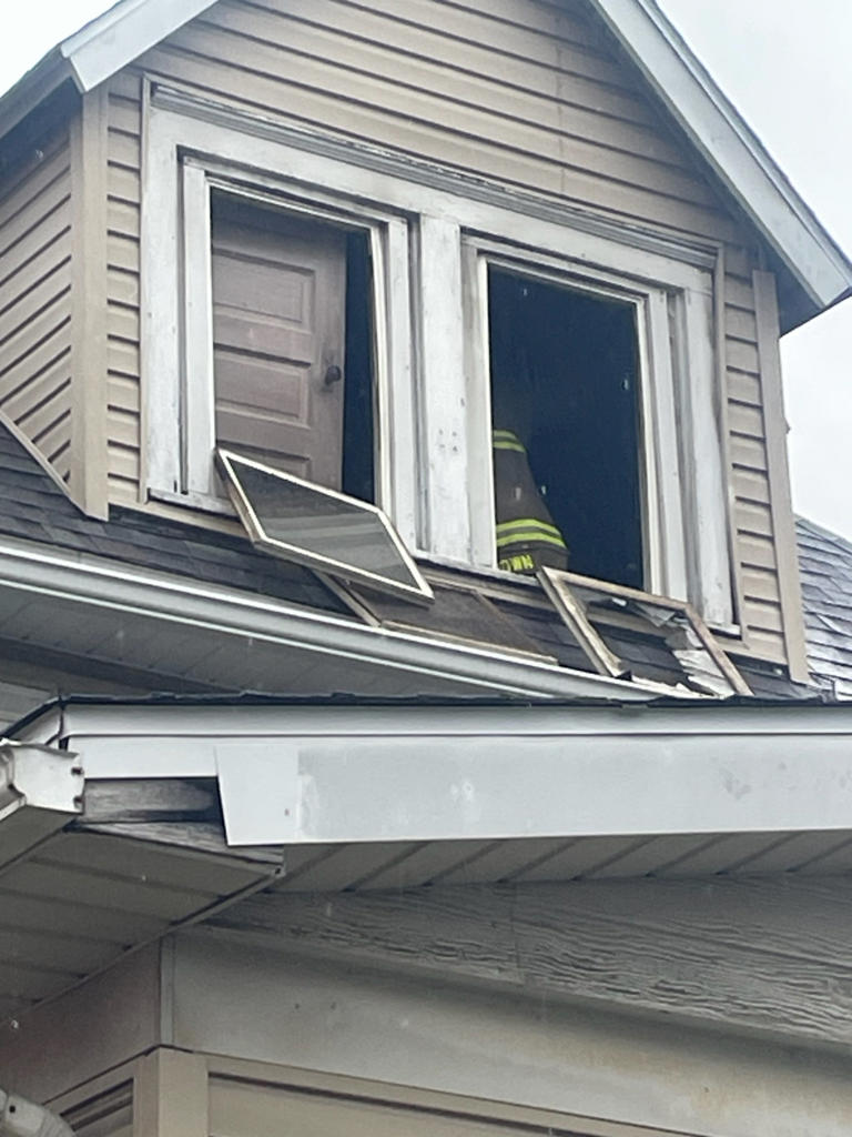 Fire hits multi-unit home in northwest Canton