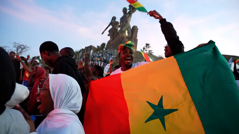 Senegal fans ecstatic at reaching AFCON final, Egyptians frustrated
