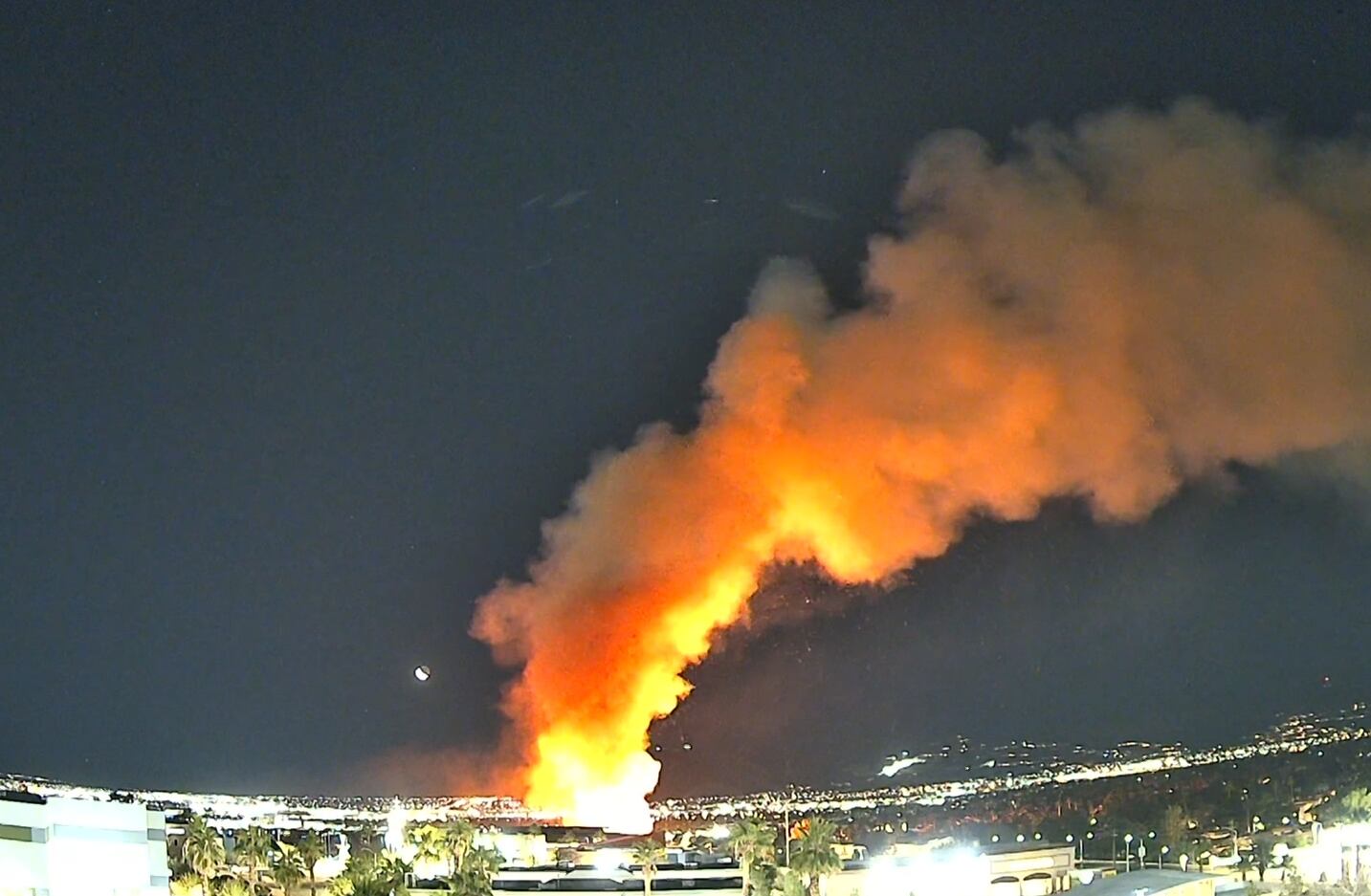 One dead, homes damaged following Henderson brush fire