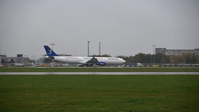 World2fly A330 engine failure strands passengers in Cuba for 3 days