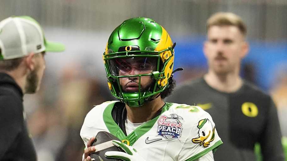 Top transfer Jordan Seaton turns heads with Dante Moore comment